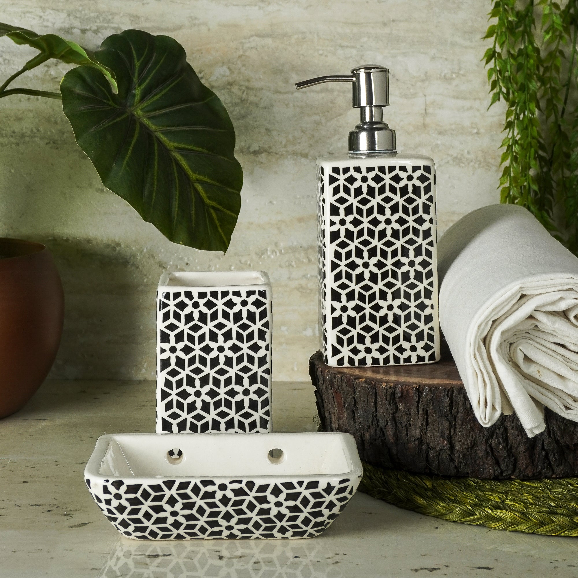 Ceramic Monochrome Bath Accessory – The Decor Mart