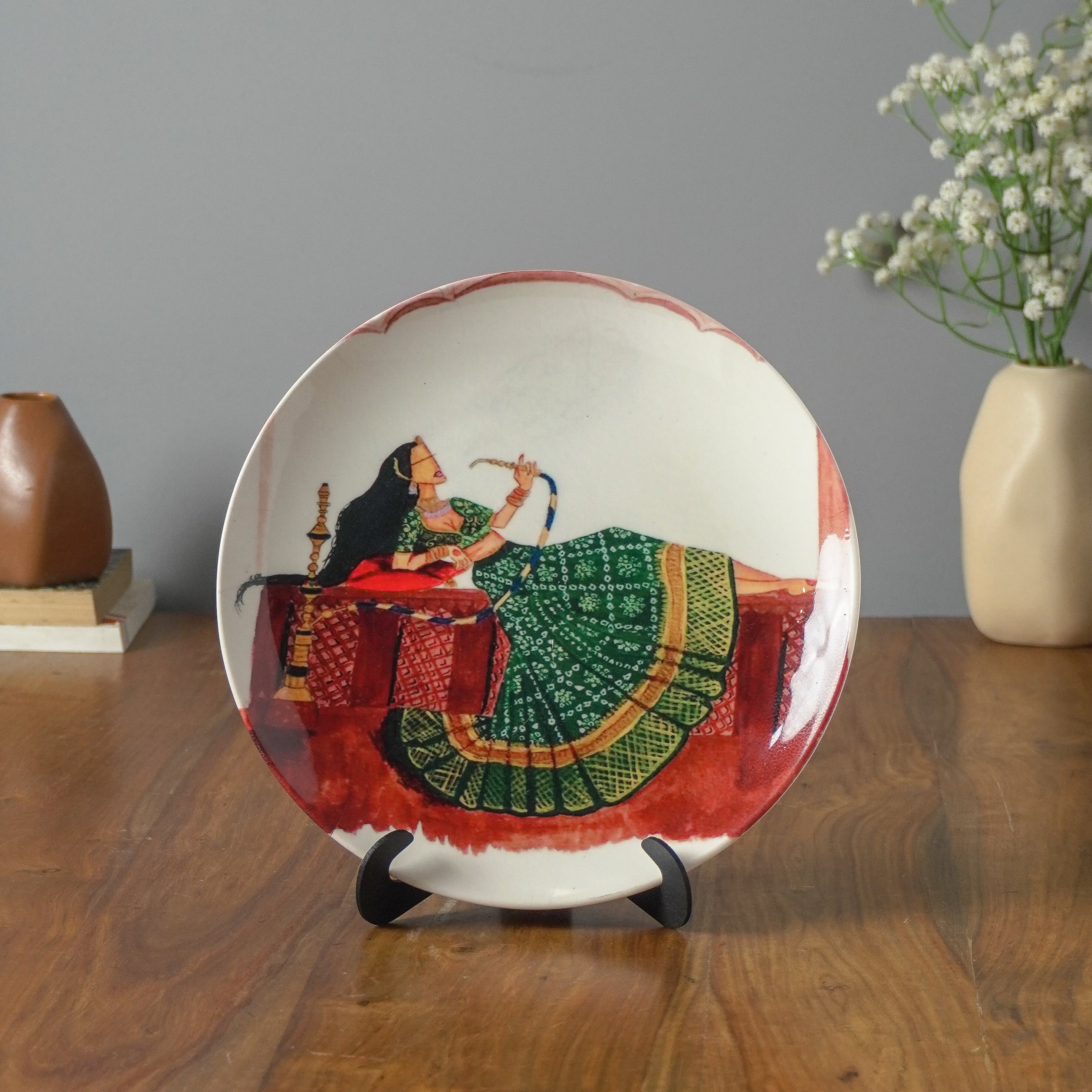 Modern Lady Wall Plate – The Decor Mart